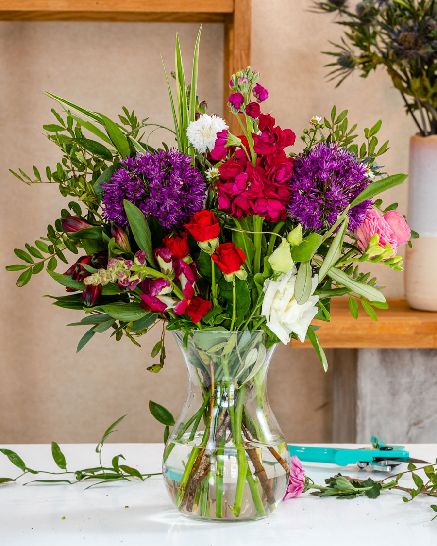 Lillepillerpall – floristi fantaasia | Sünnipäev | Interflora Eesti ...