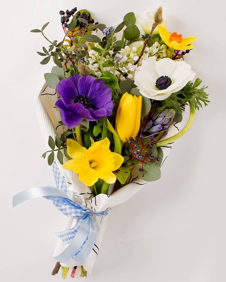 Blooming day – small posy | Posy | Interflora Eesti. Flower Delivery